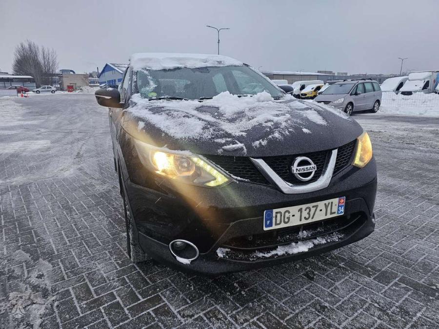 Melns Nissan Qashqai 2014 Tauragė, ar dzinēja tilpumu 1.60 L un nobraukumu 265 tūkst. km par 8000 €, foto 5 vietnē AUTOMOTO.COM.LV
