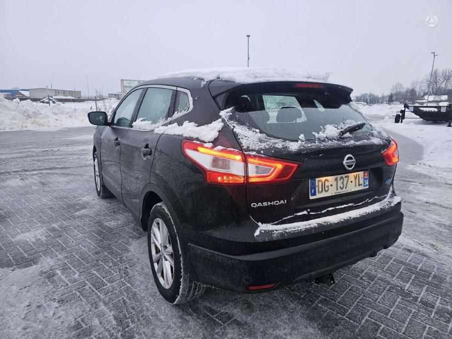 Melns Nissan Qashqai 2014 Tauragė, ar dzinēja tilpumu 1.60 L un nobraukumu 265 tūkst. km par 8000 €, foto 8 vietnē AUTOMOTO.COM.LV