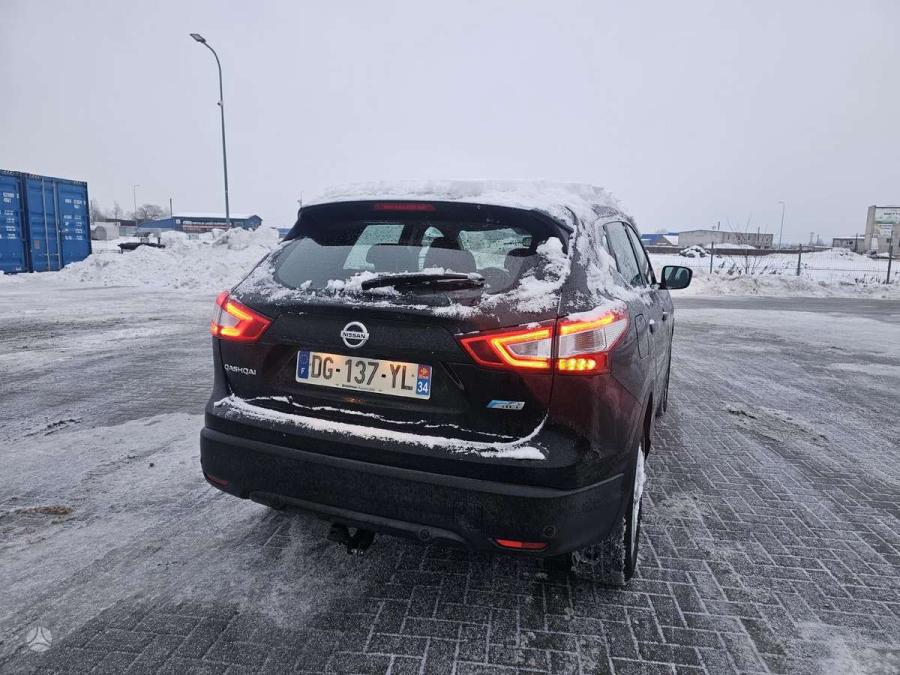 Melns Nissan Qashqai 2014 Tauragė, ar dzinēja tilpumu 1.60 L un nobraukumu 265 tūkst. km par 8000 €, foto 11 vietnē AUTOMOTO.COM.LV