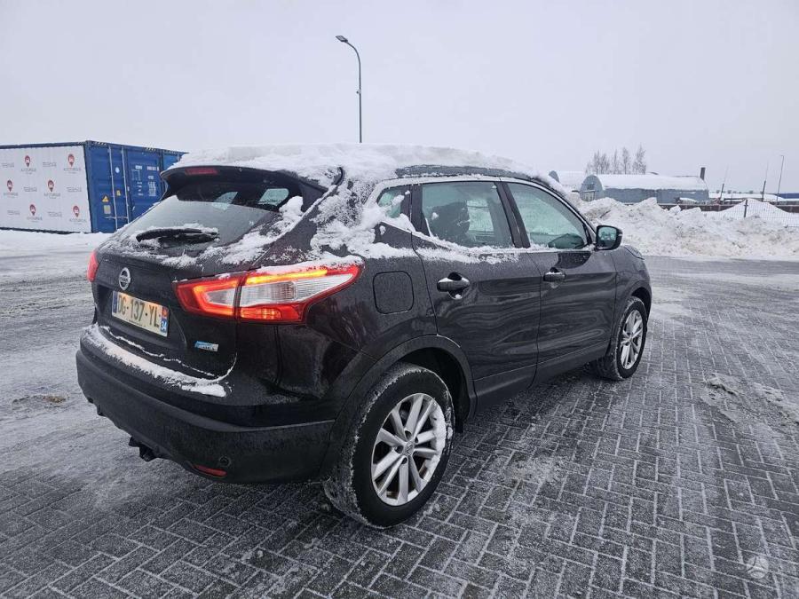 Melns Nissan Qashqai 2014 Tauragė, ar dzinēja tilpumu 1.60 L un nobraukumu 265 tūkst. km par 8000 €, foto 12 vietnē AUTOMOTO.COM.LV