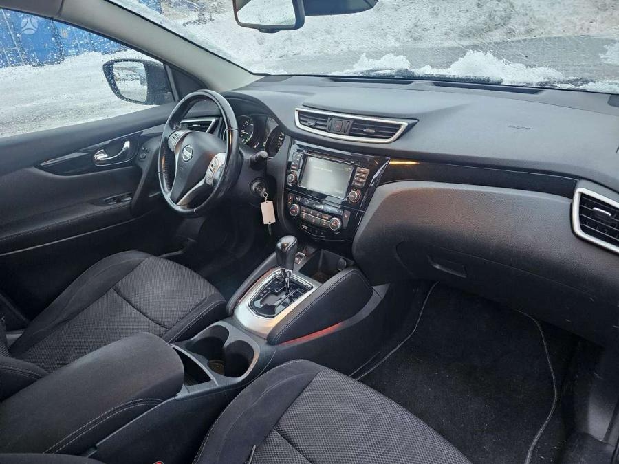 Melns Nissan Qashqai 2014 Tauragė, ar dzinēja tilpumu 1.60 L un nobraukumu 265 tūkst. km par 8000 €, foto 16 vietnē AUTOMOTO.COM.LV