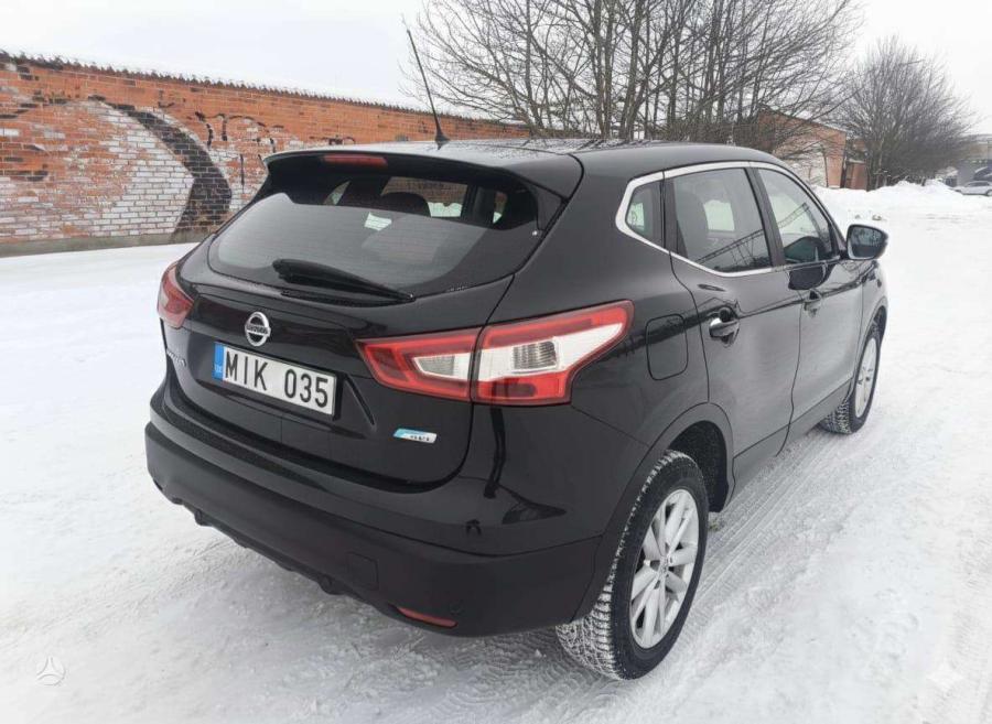 Melns Nissan Qashqai 2014 Šauļi, ar dzinēja tilpumu 1.60 L un nobraukumu 130 tūkst. km par 8500 €, foto 4 vietnē AUTOMOTO.COM.LV
