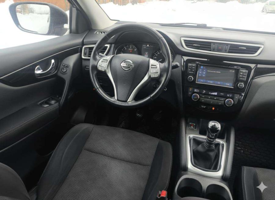 Melns Nissan Qashqai 2014 Šauļi, ar dzinēja tilpumu 1.60 L un nobraukumu 130 tūkst. km par 8500 €, foto 10 vietnē AUTOMOTO.COM.LV