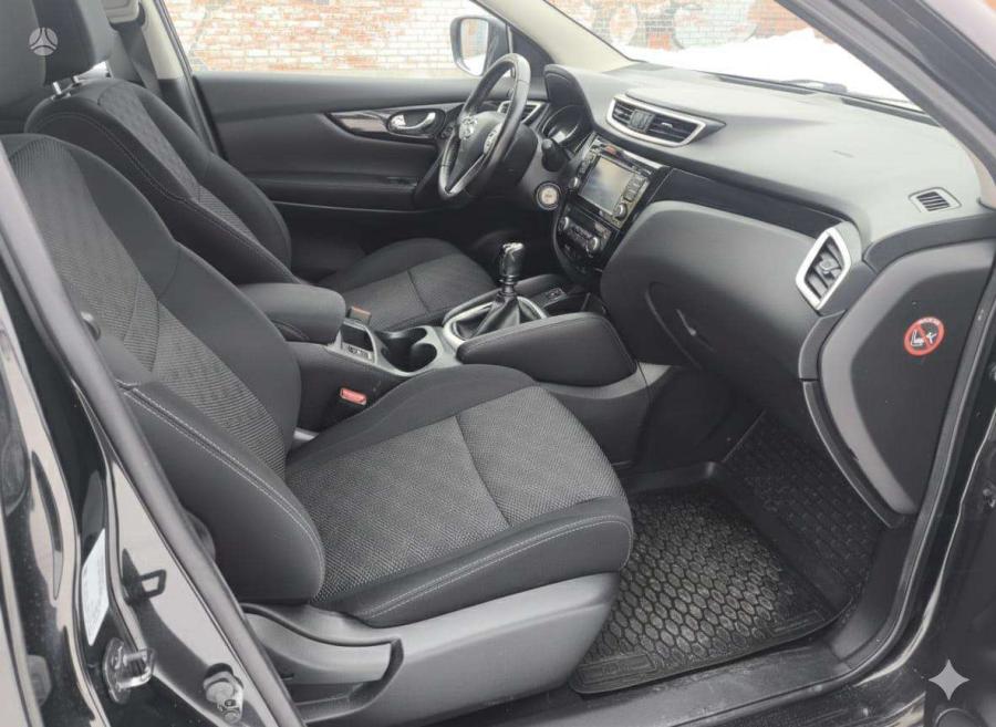 Melns Nissan Qashqai 2014 Šauļi, ar dzinēja tilpumu 1.60 L un nobraukumu 130 tūkst. km par 8500 €, foto 14 vietnē AUTOMOTO.COM.LV