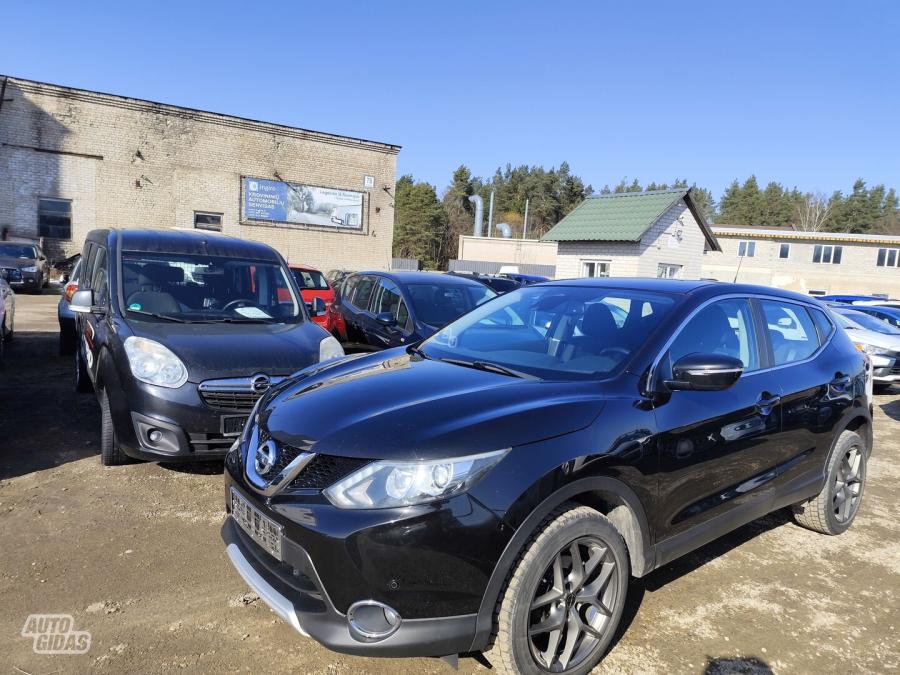 Melns Nissan Qashqai 2014 Utena, ar dzinēja tilpumu 1.60 L un nobraukumu 241 tūkst. km par 8750 €, foto 2 vietnē AUTOMOTO.COM.LV