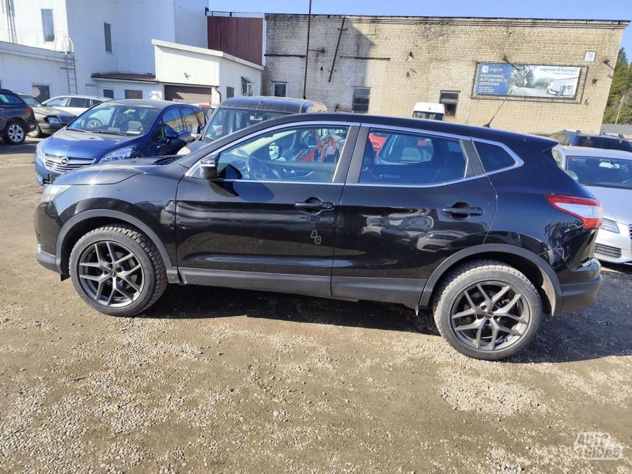 Melns Nissan Qashqai 2014 Utena, ar dzinēja tilpumu 1.60 L un nobraukumu 241 tūkst. km par 8750 €, foto 5 vietnē AUTOMOTO.COM.LV