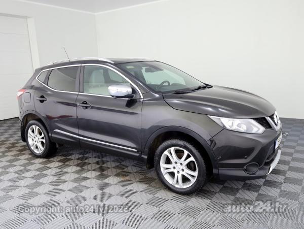 Black Nissan Qashqai 2014 in Tallinn, with an engine capacity of 1.20 L and mileage of 217 thousand km for 2599 €, photo 1 on AUTOMOTO.COM.LV