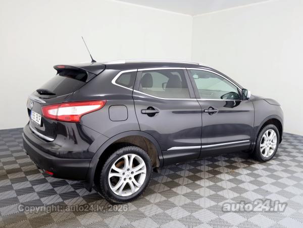 Black Nissan Qashqai 2014 in Tallinn, with an engine capacity of 1.20 L and mileage of 217 thousand km for 2599 €, photo 3 on AUTOMOTO.COM.LV