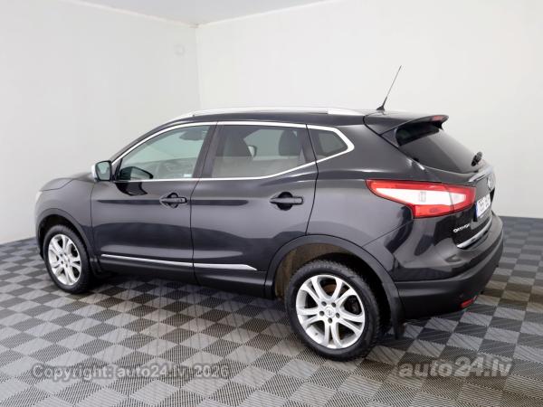 Black Nissan Qashqai 2014 in Tallinn, with an engine capacity of 1.20 L and mileage of 217 thousand km for 2599 €, photo 4 on AUTOMOTO.COM.LV
