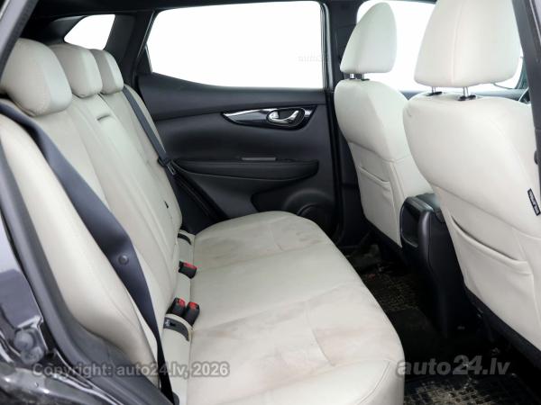 Black Nissan Qashqai 2014 in Tallinn, with an engine capacity of 1.20 L and mileage of 217 thousand km for 2599 €, photo 7 on AUTOMOTO.COM.LV