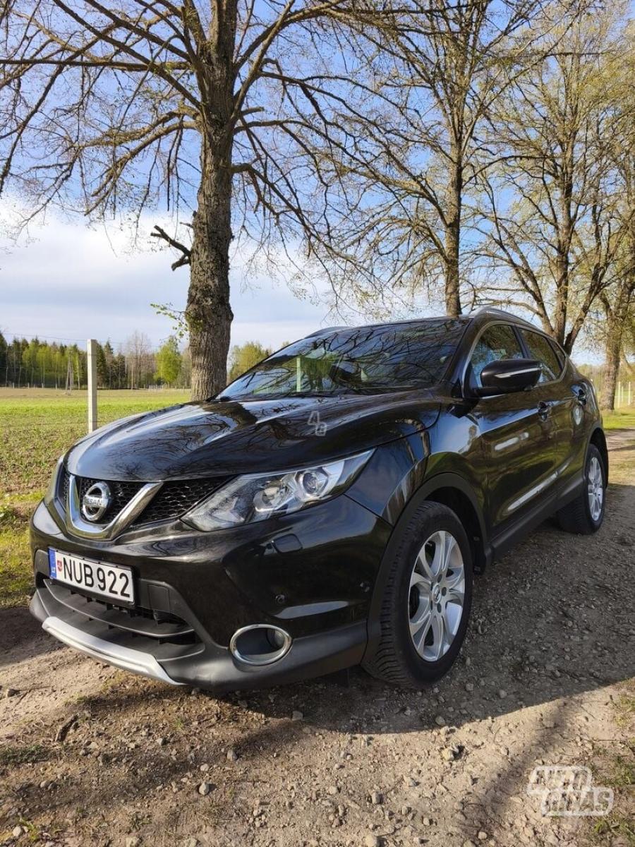 Black Nissan Qashqai 2014 in Joniskis, with an engine capacity of 1.60 L and mileage of 299 thousand km for 7900 €, photo 1 on AUTOMOTO.COM.LV