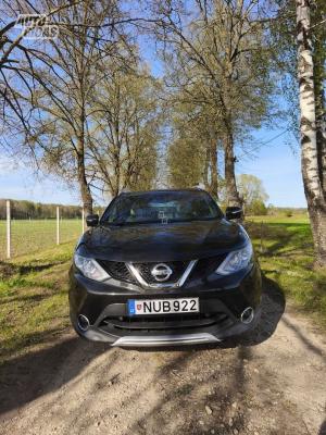 Black Nissan Qashqai 2014 in Joniskis, with an engine capacity of 1.60 L and mileage of 299 thousand km for 7900 €, photo 3 on AUTOMOTO.COM.LV