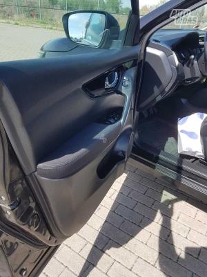 Melns Nissan Qashqai 2014 Marijampole, ar dzinēja tilpumu 1.60 L un nobraukumu 247 tūkst. km par 7899 €, foto 10 vietnē AUTOMOTO.COM.LV