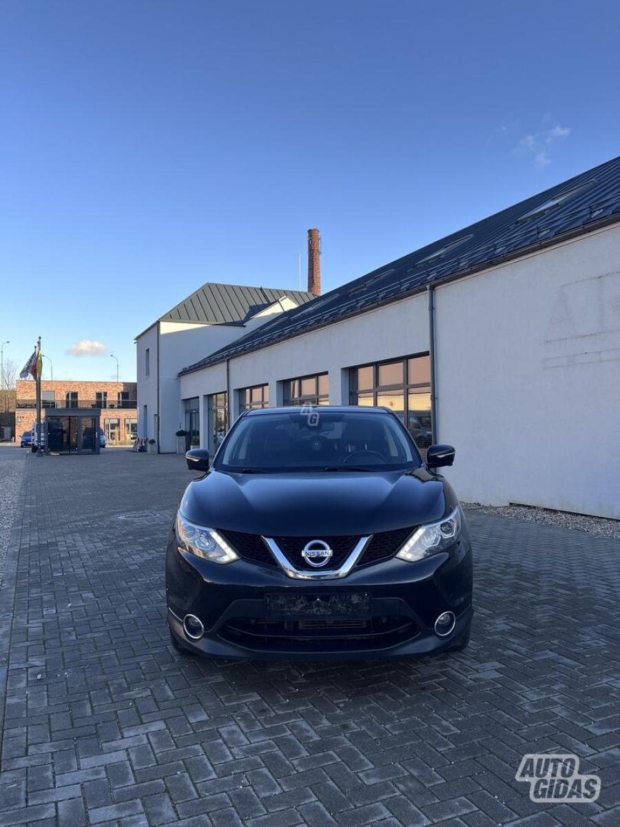 Black Nissan Qashqai 2014 in Klaipeda, with an engine capacity of 1.60 L and mileage of 153 thousand km for 9500 €, photo 4 on AUTOMOTO.COM.LV