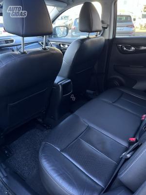 Black Nissan Qashqai 2014 in Klaipeda, with an engine capacity of 1.60 L and mileage of 153 thousand km for 9500 €, photo 10 on AUTOMOTO.COM.LV
