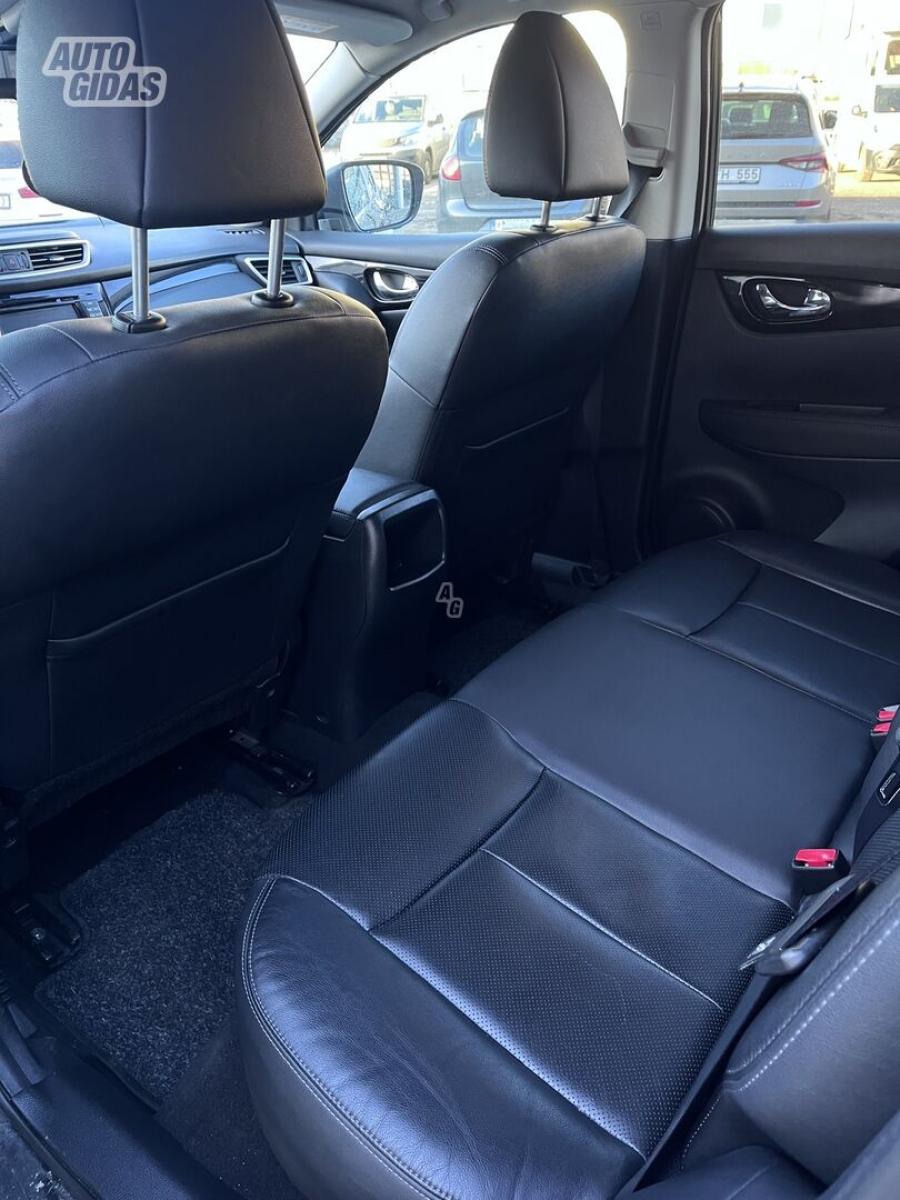 Black Nissan Qashqai 2014 in Klaipeda, with an engine capacity of 1.60 L and mileage of 153 thousand km for 9500 €, photo 10 on AUTOMOTO.COM.LV