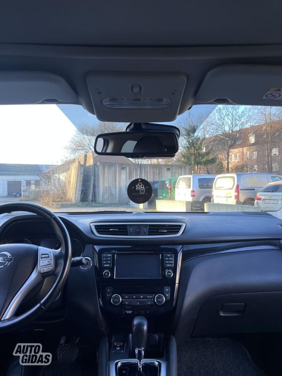 Black Nissan Qashqai 2014 in Klaipeda, with an engine capacity of 1.60 L and mileage of 153 thousand km for 9500 €, photo 11 on AUTOMOTO.COM.LV