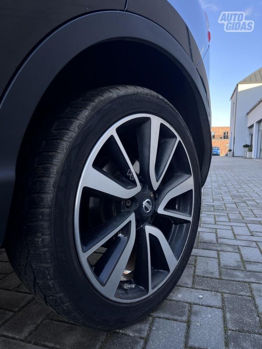Black Nissan Qashqai 2014 in Klaipeda, with an engine capacity of 1.60 L and mileage of 153 thousand km for 9500 €, photo 13 on AUTOMOTO.COM.LV