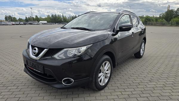 Black Nissan Qashqai 2014 in Marijampole, with an engine capacity of 1.20 L and mileage of 195 thousand km for 5750 €, photo 1 on AUTOMOTO.COM.LV