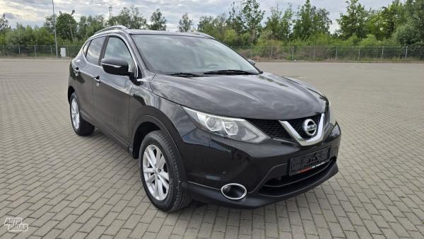 Black Nissan Qashqai 2014 in Marijampole, with an engine capacity of 1.20 L and mileage of 195 thousand km for 5750 €, photo 2 on AUTOMOTO.COM.LV