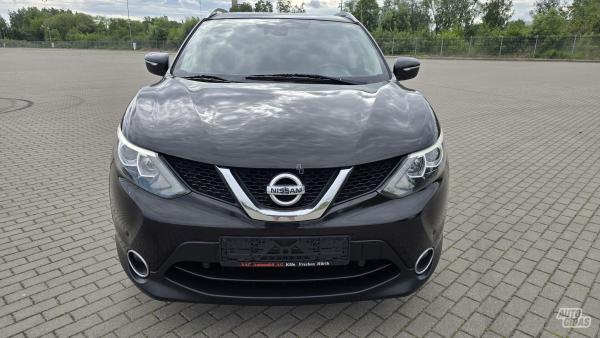 Black Nissan Qashqai 2014 in Marijampole, with an engine capacity of 1.20 L and mileage of 195 thousand km for 5750 €, photo 3 on AUTOMOTO.COM.LV