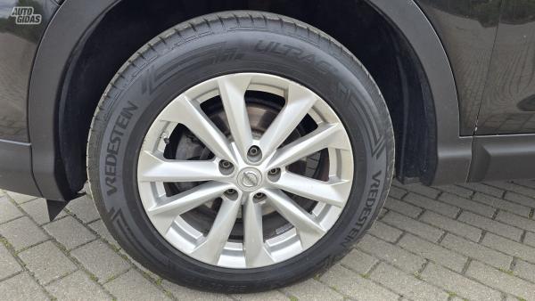 Black Nissan Qashqai 2014 in Marijampole, with an engine capacity of 1.20 L and mileage of 195 thousand km for 5750 €, photo 7 on AUTOMOTO.COM.LV