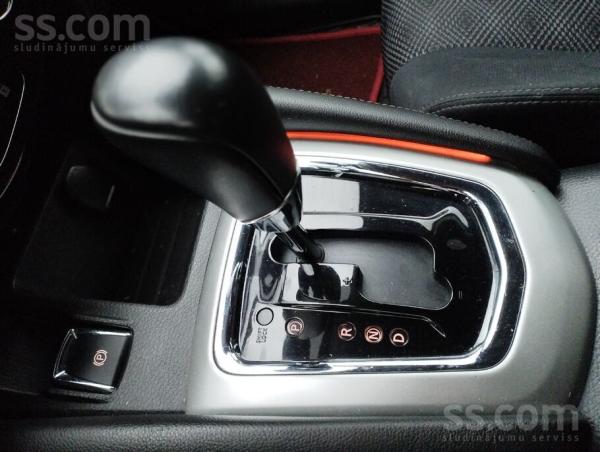 Black Nissan Qashqai 2014 in Riga, with an engine capacity of 1.60 L and mileage of 216 thousand km for 9500 €, photo 3 on AUTOMOTO.COM.LV