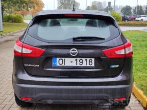 Melns Nissan Qashqai 2014 Rīga, ar dzinēja tilpumu 1.60 L un nobraukumu 217 tūkst. km par 8590 €, foto 4 vietnē AUTOMOTO.COM.LV