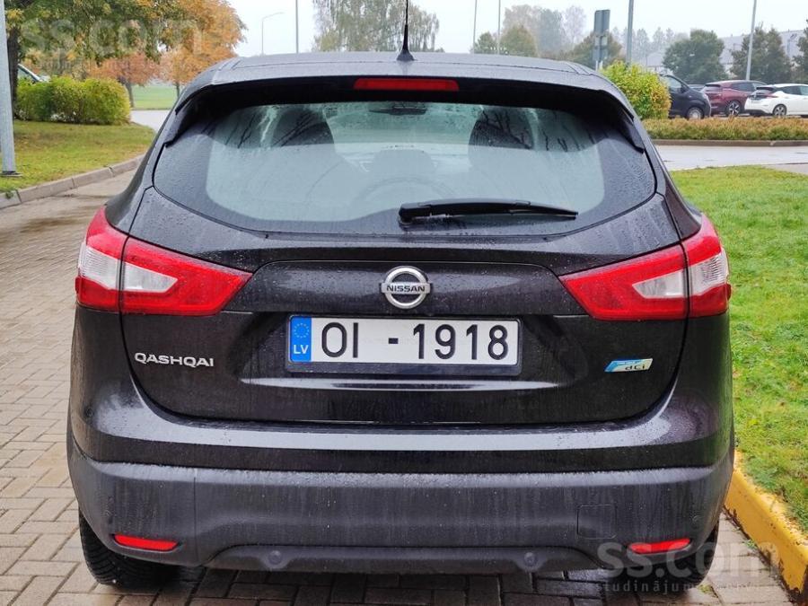 Melns Nissan Qashqai 2014 Rīga, ar dzinēja tilpumu 1.60 L un nobraukumu 217 tūkst. km par 8590 €, foto 4 vietnē AUTOMOTO.COM.LV