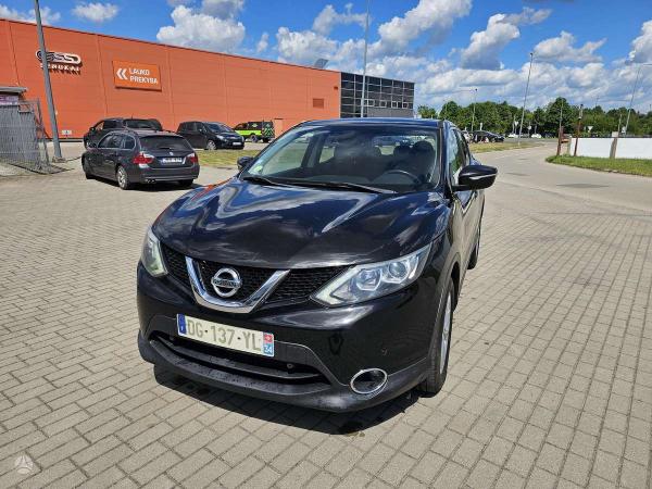 Black Nissan Qashqai 2014 in Taurage, with an engine capacity of 1.60 L and mileage of 265 thousand km for 7800 €, photo 1 on AUTOMOTO.COM.LV