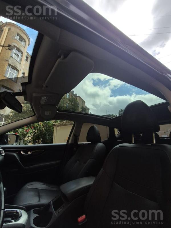 Black Nissan Qashqai 2014 in Riga, with an engine capacity of 1.20 L and mileage of 126 thousand km for 7500 €, photo 4 on AUTOMOTO.COM.LV