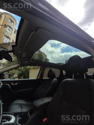 Black Nissan Qashqai 2014 in Riga, with an engine capacity of 1.20 L and mileage of 126 thousand km for 7500 €, photo 5 on AUTOMOTO.COM.LV