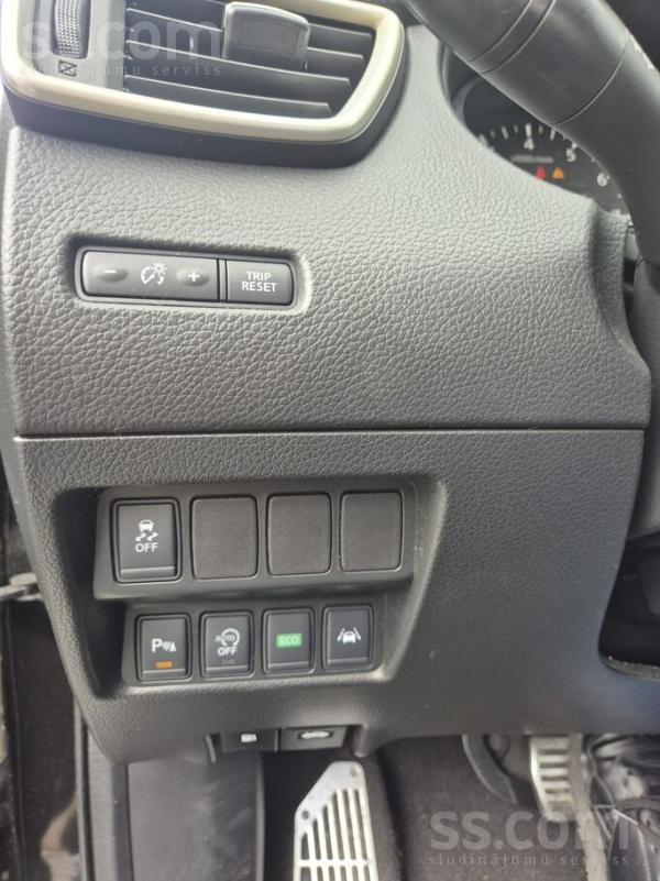 Black Nissan Qashqai 2014 in Riga, with an engine capacity of 1.20 L and mileage of 126 thousand km for 7500 €, photo 6 on AUTOMOTO.COM.LV