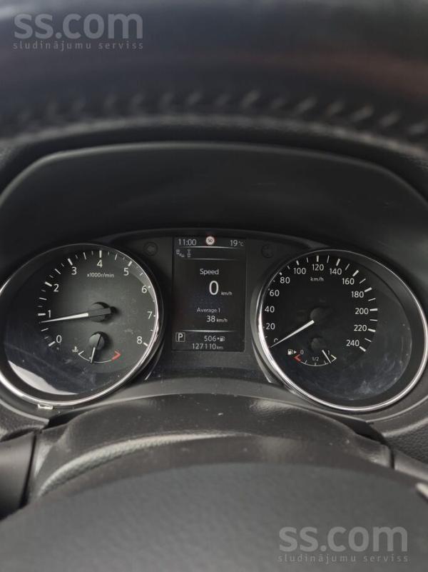 Black Nissan Qashqai 2014 in Riga, with an engine capacity of 1.20 L and mileage of 126 thousand km for 7500 €, photo 7 on AUTOMOTO.COM.LV