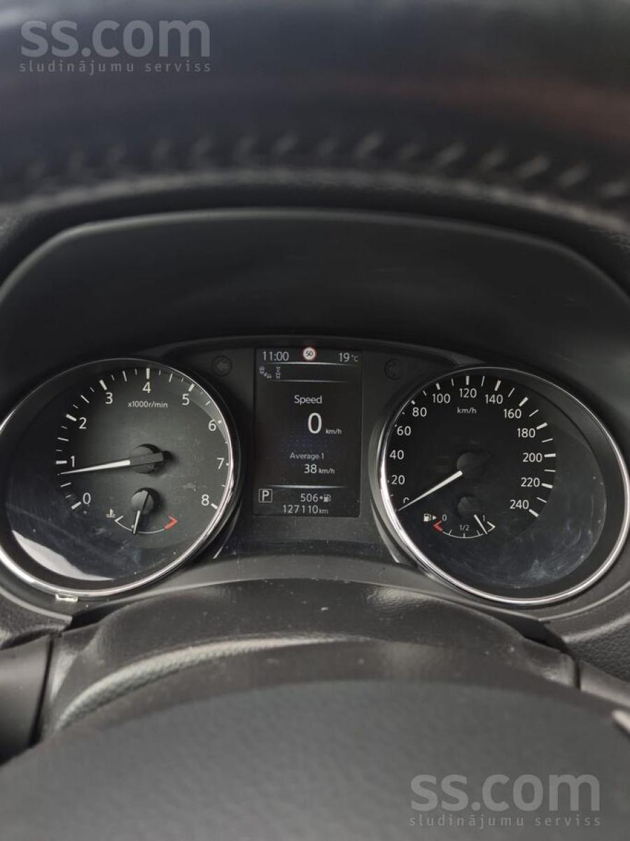 Black Nissan Qashqai 2014 in Riga, with an engine capacity of 1.20 L and mileage of 126 thousand km for 7500 €, photo 8 on AUTOMOTO.COM.LV