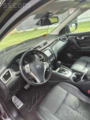 Black Nissan Qashqai 2014 in Riga, with an engine capacity of 1.20 L and mileage of 126 thousand km for 7500 €, photo 11 on AUTOMOTO.COM.LV