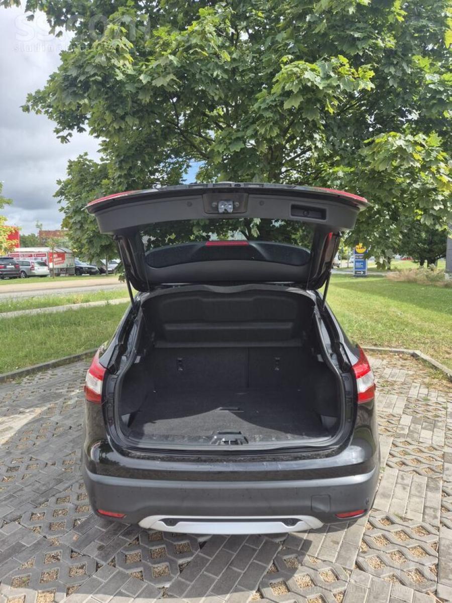 Black Nissan Qashqai 2014 in Riga, with an engine capacity of 1.20 L and mileage of 126 thousand km for 7500 €, photo 14 on AUTOMOTO.COM.LV