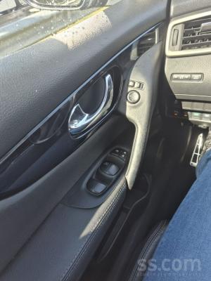 Black Nissan Qashqai 2014 in Riga, with an engine capacity of 1.20 L and mileage of 126 thousand km for 7500 €, photo 15 on AUTOMOTO.COM.LV