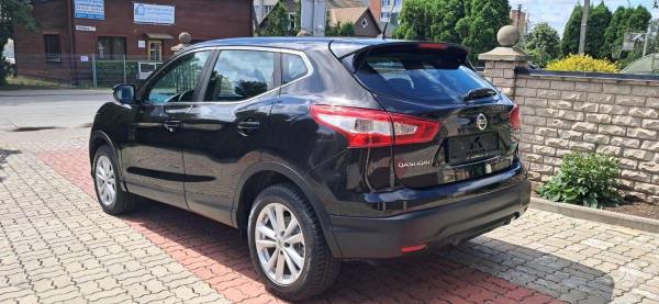 Melns Nissan Qashqai 2014 Marijampole, ar dzinēja tilpumu 1.46 L un nobraukumu 185 tūkst. km par 8290 €, foto 5 vietnē AUTOMOTO.COM.LV