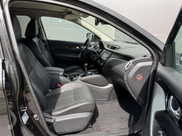 Melns Nissan Qashqai 2014 Alīta, ar dzinēja tilpumu 1.60 L un nobraukumu 279 tūkst. km par 6600 €, foto 9 vietnē AUTOMOTO.COM.LV