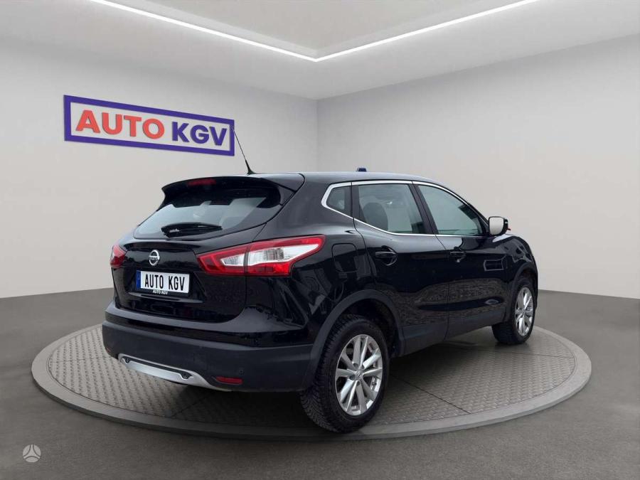 Black Nissan Qashqai 2014 in Kaunas, with an engine capacity of 1.60 L and mileage of 181 thousand km for 7699 €, photo 6 on AUTOMOTO.COM.LV