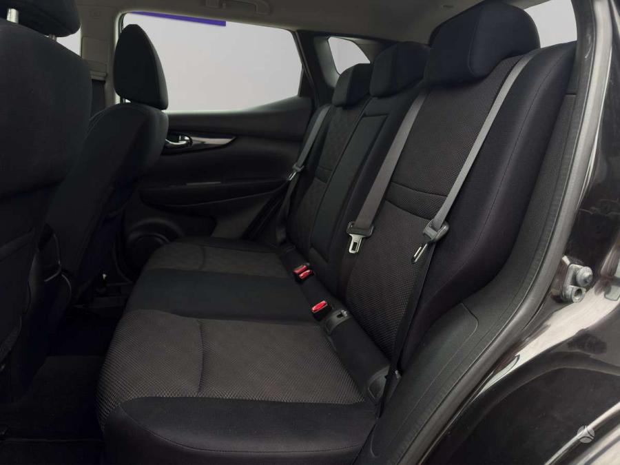 Black Nissan Qashqai 2014 in Kaunas, with an engine capacity of 1.60 L and mileage of 181 thousand km for 7699 €, photo 12 on AUTOMOTO.COM.LV