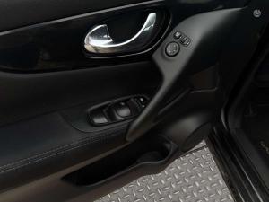 Black Nissan Qashqai 2014 in Kaunas, with an engine capacity of 1.60 L and mileage of 181 thousand km for 7699 €, photo 14 on AUTOMOTO.COM.LV