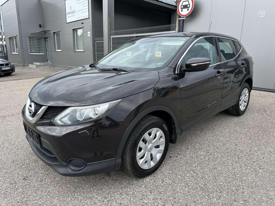 Black Nissan Qashqai 2014 in Marijampole, with an engine capacity of 1.20 L and mileage of 195 thousand km for 4750 €, photo 1 on AUTOMOTO.COM.LV