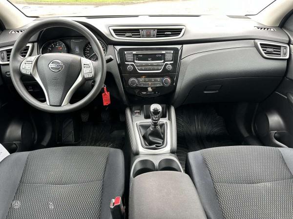 Black Nissan Qashqai 2014 in Marijampole, with an engine capacity of 1.20 L and mileage of 195 thousand km for 4750 €, photo 5 on AUTOMOTO.COM.LV