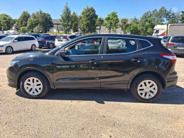 Black Nissan Qashqai 2014 in Alytus, with an engine capacity of 1.20 L and mileage of 152 thousand km for 6800 €, photo 2 on AUTOMOTO.COM.LV