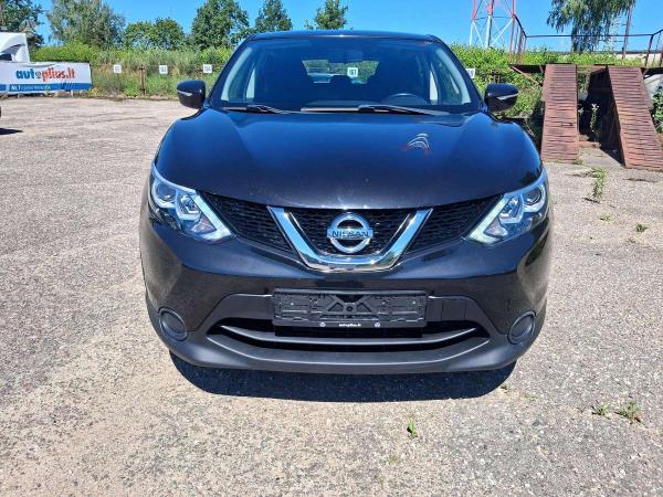 Black Nissan Qashqai 2014 in Alytus, with an engine capacity of 1.20 L and mileage of 152 thousand km for 6800 €, photo 7 on AUTOMOTO.COM.LV