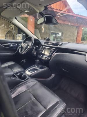 Black Nissan Qashqai 2014 in Jekabpils, with an engine capacity of 1.60 L and mileage of 314 thousand km for 7000 €, photo 5 on AUTOMOTO.COM.LV