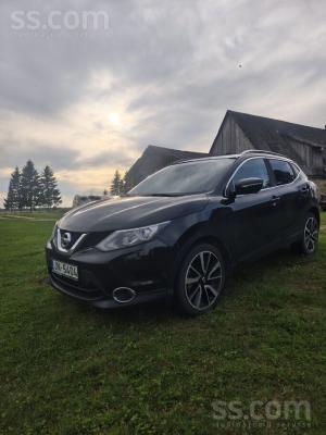 Black Nissan Qashqai 2014 in Jekabpils, with an engine capacity of 1.60 L and mileage of 314 thousand km for 7000 €, photo 10 on AUTOMOTO.COM.LV