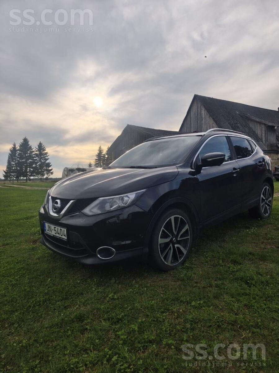 Black Nissan Qashqai 2014 in Jekabpils, with an engine capacity of 1.60 L and mileage of 314 thousand km for 7000 €, photo 10 on AUTOMOTO.COM.LV